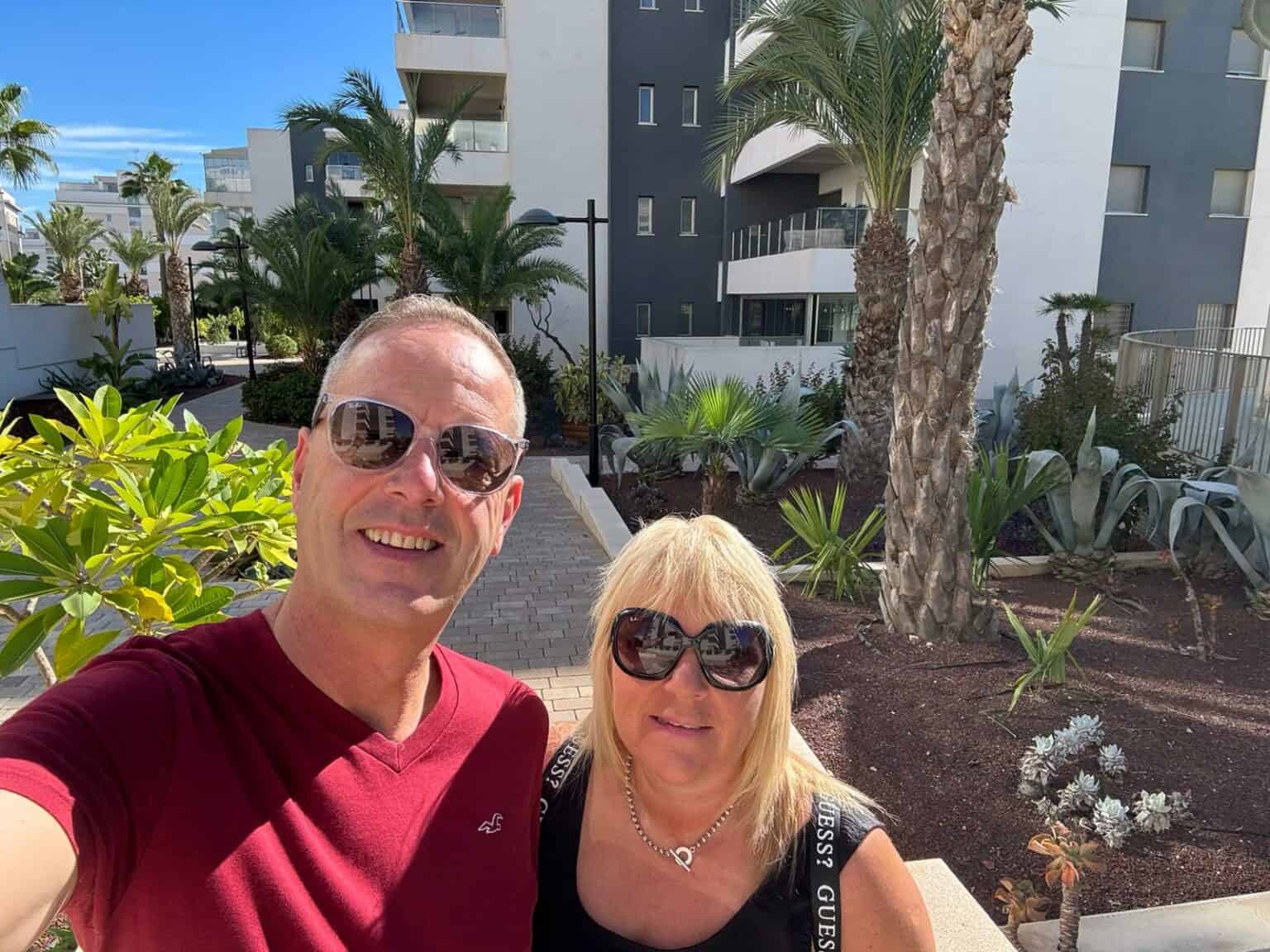 Graham & Carol Mckechnie • Movehappy